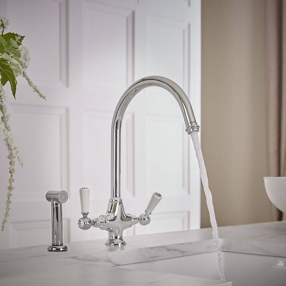 Milano Elizabeth - Traditional Kitchen Mixer Tap with Pull-Out Spray ...