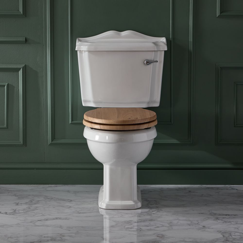 Milano Windsor - Traditional Toilet Pan with Cistern and Warm Oak Seat