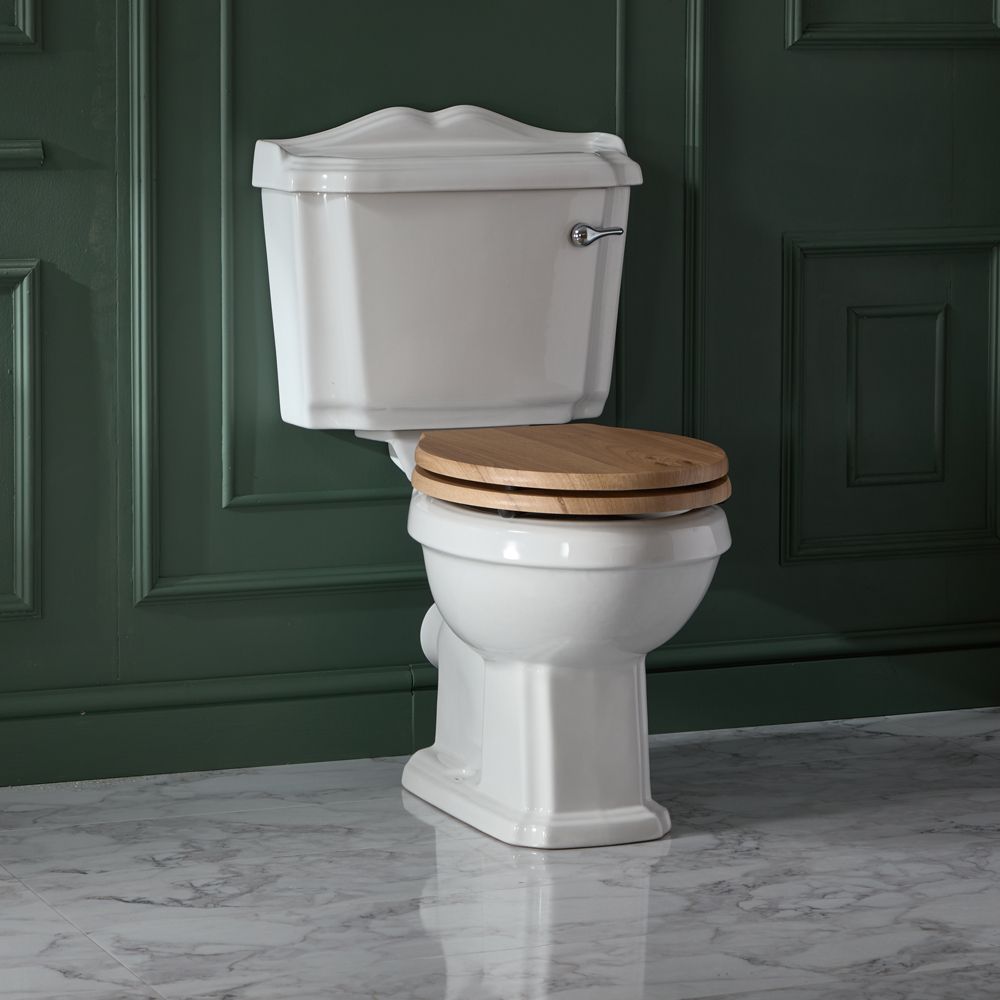 Milano Windsor - Traditional Toilet Pan with Cistern and Warm Oak Seat