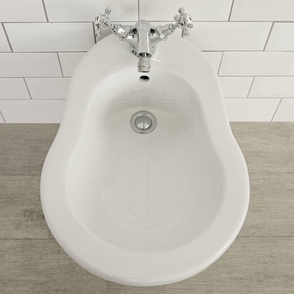 Milano Richmond - White Traditional Floor Standing Bidet - 405mm x 390mm