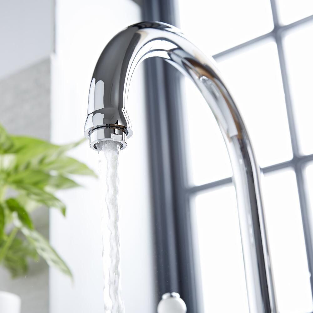 Milano Elizabeth - Traditional Lever Head Kitchen Mixer Tap - Chrome ...